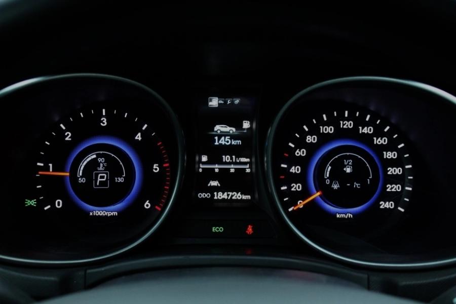 Melns Hyundai Santa Fe 2013 Rīga, ar dzinēja tilpumu 2.20 L un nobraukumu 184 tūkst. km par 13700 €, foto 71 vietnē AUTOMOTO.COM.LV