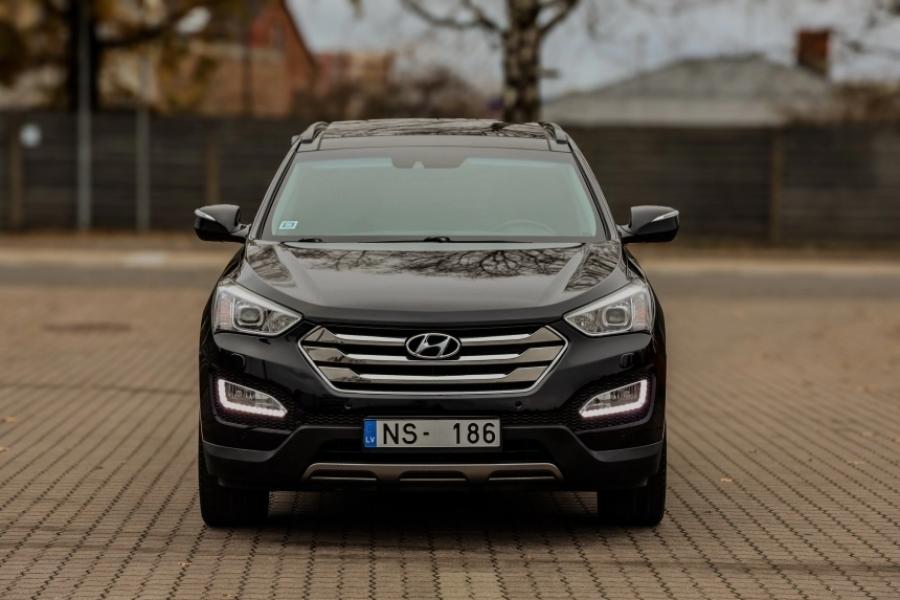Melns Hyundai Santa Fe 2013 Rīga, ar dzinēja tilpumu 2.20 L un nobraukumu 184 tūkst. km par 13700 €, foto 74 vietnē AUTOMOTO.COM.LV