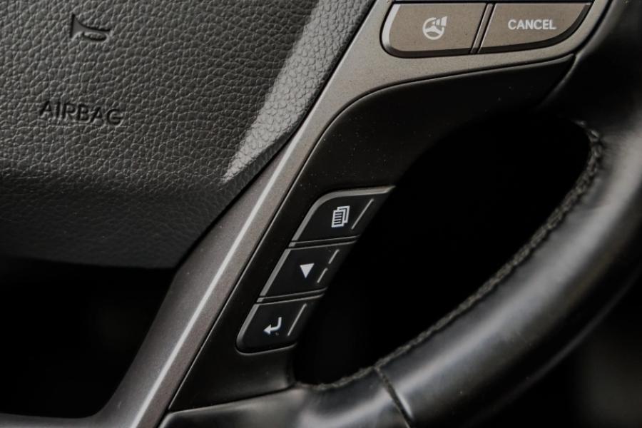 Melns Hyundai Santa Fe 2013 Rīga, ar dzinēja tilpumu 2.20 L un nobraukumu 184 tūkst. km par 13700 €, foto 79 vietnē AUTOMOTO.COM.LV