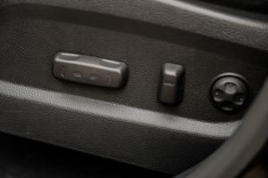 Melns Hyundai Santa Fe 2013 Rīga, ar dzinēja tilpumu 2.20 L un nobraukumu 184 tūkst. km par 13700 €, foto 81 vietnē AUTOMOTO.COM.LV