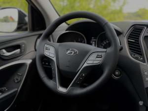 Melns Hyundai Santa Fe 2013 Šauļi, ar dzinēja tilpumu 2.19 L un nobraukumu 218 tūkst. km par 13650 €, foto 28 vietnē AUTOMOTO.COM.LV