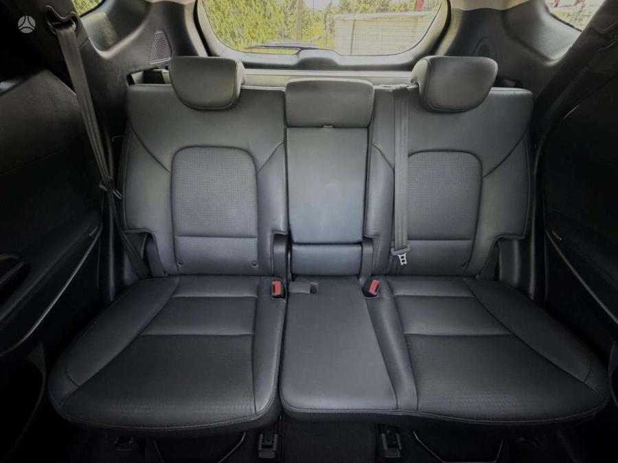 Melns Hyundai Santa Fe 2013 Šauļi, ar dzinēja tilpumu 2.19 L un nobraukumu 218 tūkst. km par 13650 €, foto 44 vietnē AUTOMOTO.COM.LV