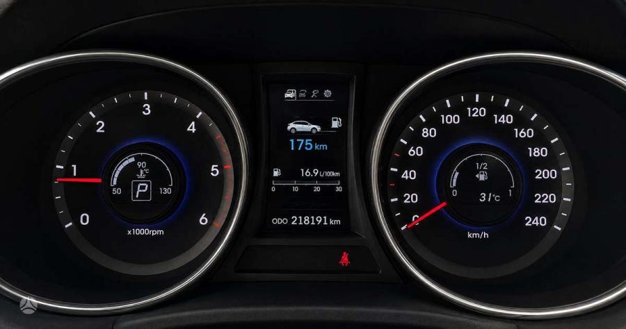 Melns Hyundai Santa Fe 2013 Šauļi, ar dzinēja tilpumu 2.19 L un nobraukumu 218 tūkst. km par 13650 €, foto 66 vietnē AUTOMOTO.COM.LV