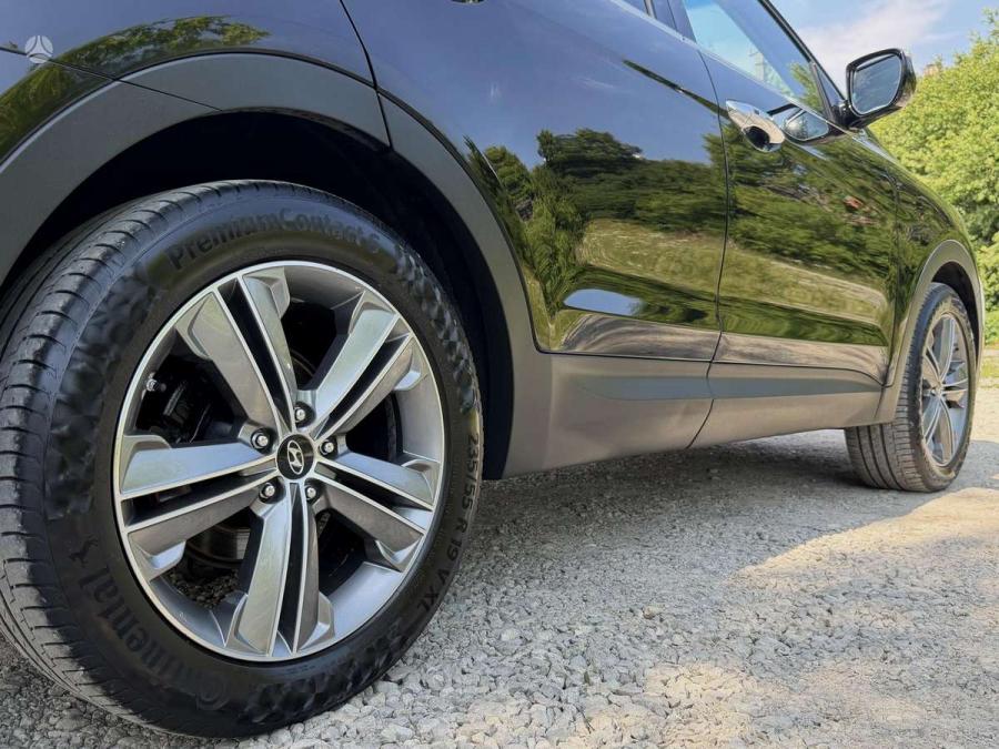 Melns Hyundai Santa Fe 2013 Šauļi, ar dzinēja tilpumu 2.19 L un nobraukumu 218 tūkst. km par 13650 €, foto 19 vietnē AUTOMOTO.COM.LV