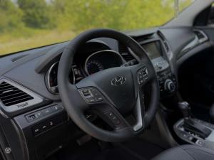 Melns Hyundai Santa Fe 2013 Šauļi, ar dzinēja tilpumu 2.19 L un nobraukumu 218 tūkst. km par 13650 €, foto 26 vietnē AUTOMOTO.COM.LV