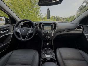 Melns Hyundai Santa Fe 2013 Šauļi, ar dzinēja tilpumu 2.19 L un nobraukumu 218 tūkst. km par 13650 €, foto 31 vietnē AUTOMOTO.COM.LV