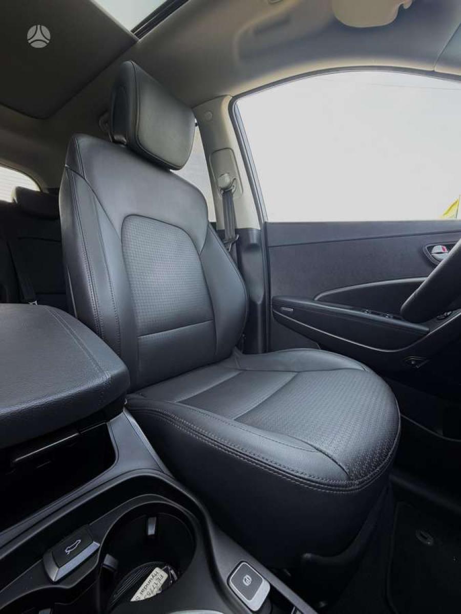 Melns Hyundai Santa Fe 2013 Šauļi, ar dzinēja tilpumu 2.19 L un nobraukumu 218 tūkst. km par 13650 €, foto 37 vietnē AUTOMOTO.COM.LV