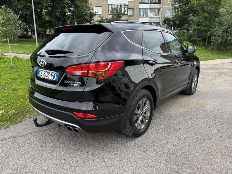 Melns Hyundai Santa Fe 2013 Viļņa, ar dzinēja tilpumu 2.20 L un nobraukumu 250 tūkst. km par 8800 €, foto 6 vietnē AUTOMOTO.COM.LV