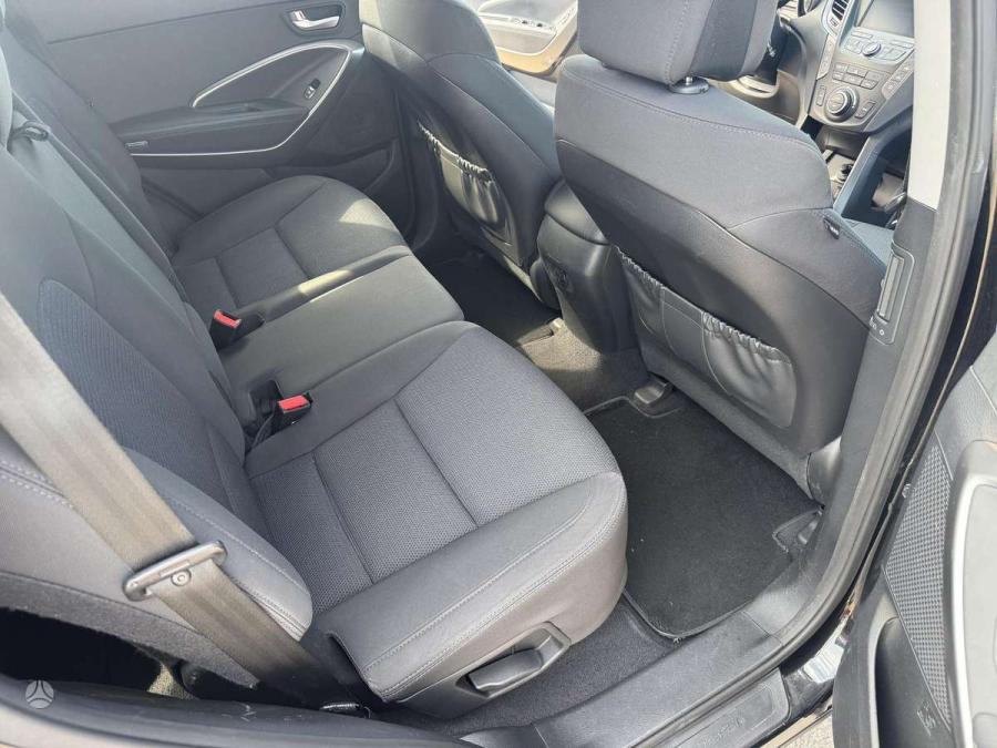 Melns Hyundai Santa Fe 2013 Viļņa, ar dzinēja tilpumu 2.20 L un nobraukumu 250 tūkst. km par 8800 €, foto 16 vietnē AUTOMOTO.COM.LV
