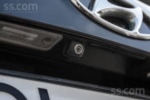 Black Hyundai Santa Fe 2013 in Riga, with an engine capacity of 2.20 L and mileage of 245 thousand km for 10990 €, photo 9 on AUTOMOTO.COM.LV