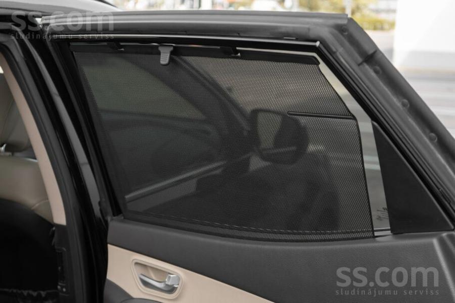 Black Hyundai Santa Fe 2013 in Riga, with an engine capacity of 2.20 L and mileage of 245 thousand km for 10990 €, photo 15 on AUTOMOTO.COM.LV