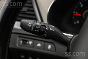 Black Hyundai Santa Fe 2013 in Riga, with an engine capacity of 2.20 L and mileage of 245 thousand km for 10990 €, photo 18 on AUTOMOTO.COM.LV