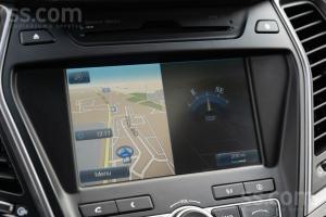 Black Hyundai Santa Fe 2013 in Riga, with an engine capacity of 2.20 L and mileage of 245 thousand km for 10990 €, photo 26 on AUTOMOTO.COM.LV