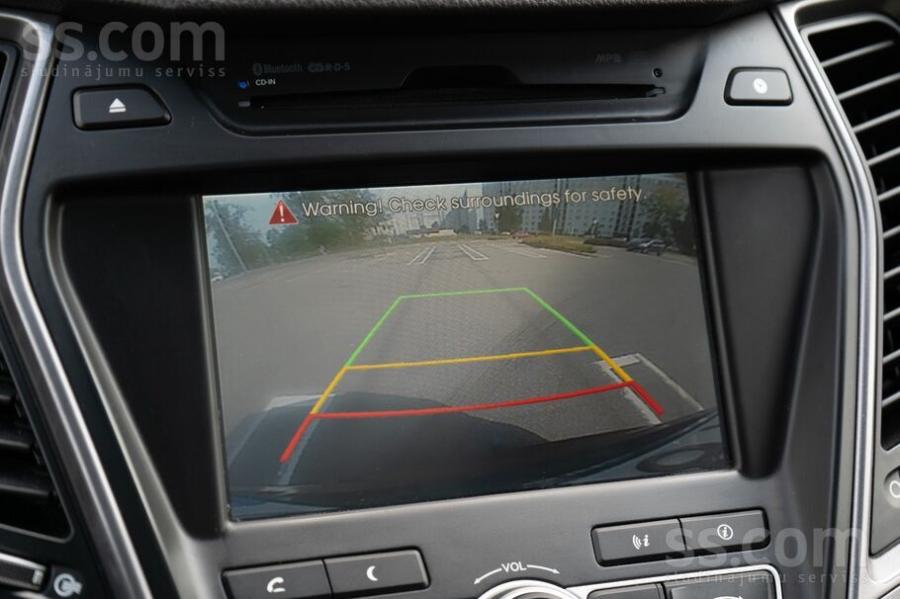 Black Hyundai Santa Fe 2013 in Riga, with an engine capacity of 2.20 L and mileage of 245 thousand km for 10990 €, photo 28 on AUTOMOTO.COM.LV