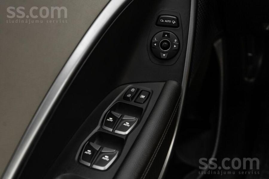 Black Hyundai Santa Fe 2013 in Riga, with an engine capacity of 2.20 L and mileage of 245 thousand km for 10990 €, photo 29 on AUTOMOTO.COM.LV