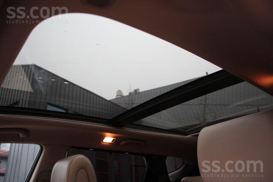 Black Hyundai Santa Fe 2013 in Riga, with an engine capacity of 2.20 L and mileage of 198 thousand km for 10000 €, photo 10 on AUTOMOTO.COM.LV