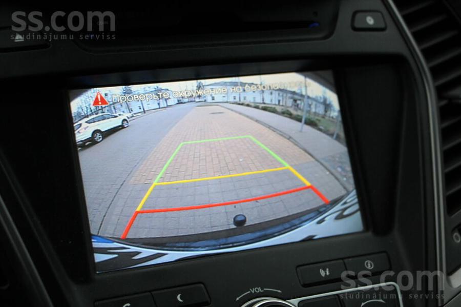Black Hyundai Santa Fe 2013 in Riga, with an engine capacity of 2.20 L and mileage of 198 thousand km for 10000 €, photo 11 on AUTOMOTO.COM.LV