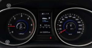 Black Hyundai Santa Fe 2013 in Siauliai, with an engine capacity of 2.20 L and mileage of 218 thousand km for 13650 €, photo 46 on AUTOMOTO.COM.LV