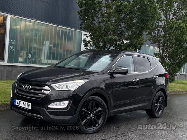 Hyundai Santa Fe 2013 in Tallinn on AUTOMOTO.COM.LV Black Hyundai Santa Fe 2013 in Tallinn, with an engine capacity of 2.20 L and mileage of 266 thousand km for 8950 €, photo 7 on AUTOMOTO.COM.LV