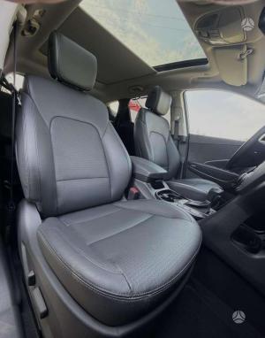 Melns Hyundai Santa Fe 2013 Šauļi, ar dzinēja tilpumu 2.20 L un nobraukumu 218 tūkst. km par 13650 €, foto 31 vietnē AUTOMOTO.COM.LV