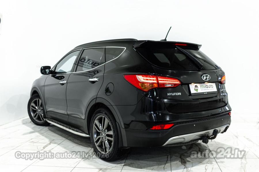 Melns Hyundai Santa Fe 2013 Tallina, ar dzinēja tilpumu 2.20 L un nobraukumu 157 tūkst. km par 12500 €, foto 7 vietnē AUTOMOTO.COM.LV