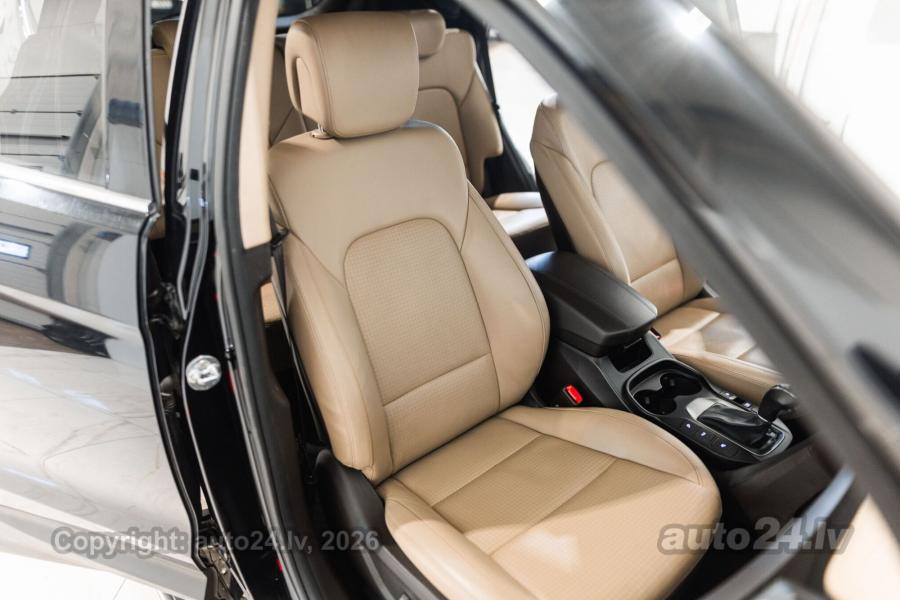 Melns Hyundai Santa Fe 2013 Tallina, ar dzinēja tilpumu 2.20 L un nobraukumu 157 tūkst. km par 12500 €, foto 18 vietnē AUTOMOTO.COM.LV