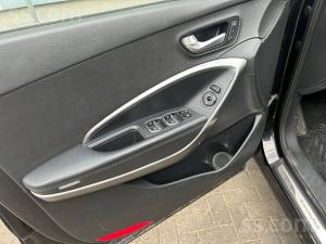Melns Hyundai Santa Fe 2013 Jelgava, ar dzinēja tilpumu 2.20 L un nobraukumu 262 tūkst. km par 10800 €, foto 6 vietnē AUTOMOTO.COM.LV