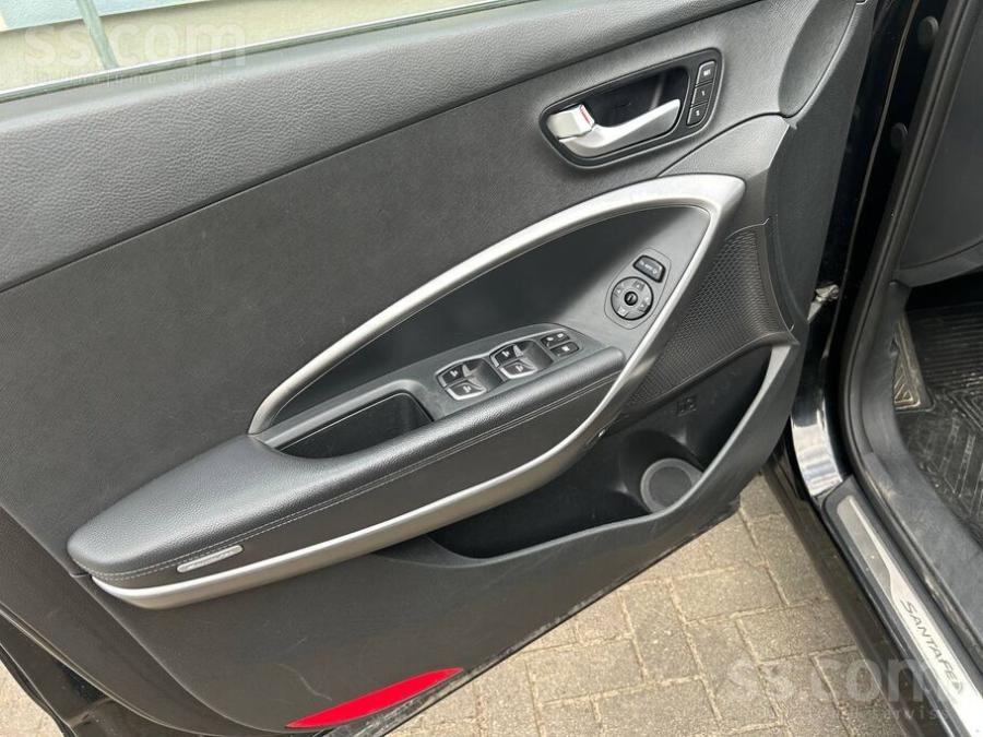 Melns Hyundai Santa Fe 2013 Jelgava, ar dzinēja tilpumu 2.20 L un nobraukumu 262 tūkst. km par 10800 €, foto 6 vietnē AUTOMOTO.COM.LV
