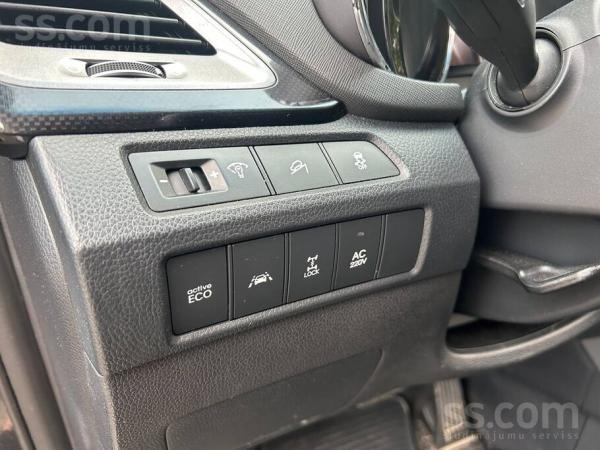 Hyundai Santa Fe 2013 Jelgava vietnē Melns Hyundai Santa Fe 2013 Jelgava, ar dzinēja tilpumu 2.20 L un nobraukumu 262 tūkst. km par 10800 €, foto 7 vietnē AUTOMOTO.COM.LV
