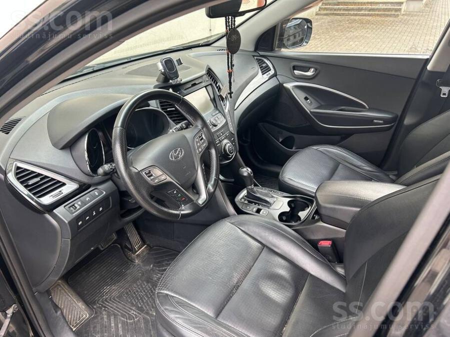 Melns Hyundai Santa Fe 2013 Jelgava, ar dzinēja tilpumu 2.20 L un nobraukumu 262 tūkst. km par 10800 €, foto 9 vietnē AUTOMOTO.COM.LV