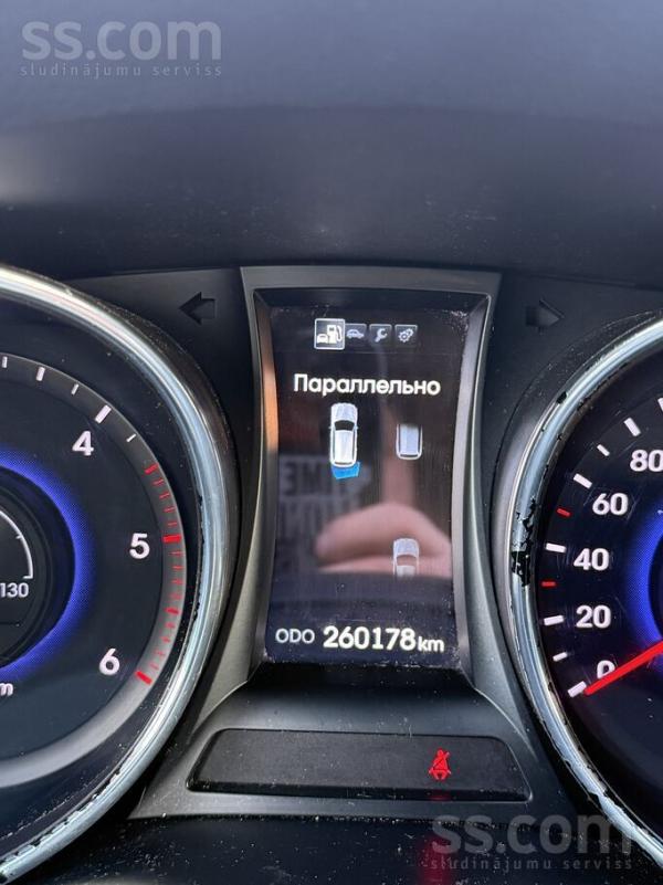 Hyundai Santa Fe 2013 Jelgava vietnē Melns Hyundai Santa Fe 2013 Jelgava, ar dzinēja tilpumu 2.20 L un nobraukumu 262 tūkst. km par 10800 €, foto 11 vietnē AUTOMOTO.COM.LV