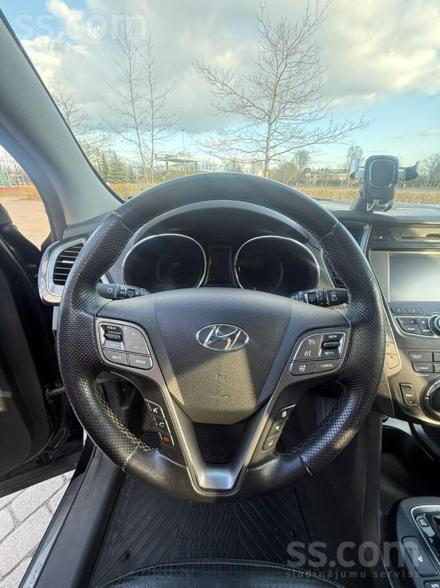 Melns Hyundai Santa Fe 2013 Jelgava, ar dzinēja tilpumu 2.20 L un nobraukumu 262 tūkst. km par 10800 €, foto 12 vietnē AUTOMOTO.COM.LV