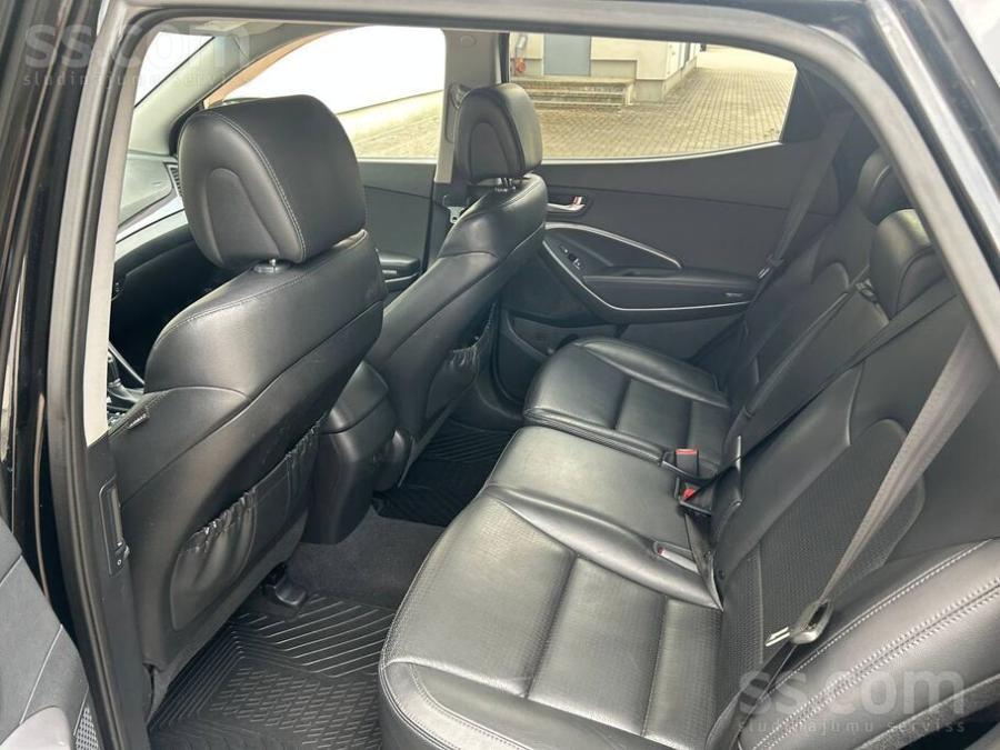 Melns Hyundai Santa Fe 2013 Jelgava, ar dzinēja tilpumu 2.20 L un nobraukumu 262 tūkst. km par 10800 €, foto 20 vietnē AUTOMOTO.COM.LV