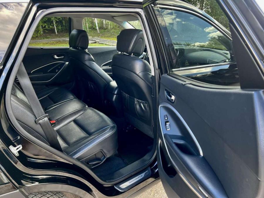 Melns Hyundai Santa Fe 2013 Biržai, ar dzinēja tilpumu 2.20 L un nobraukumu 259 tūkst. km par 8900 €, foto 9 vietnē AUTOMOTO.COM.LV