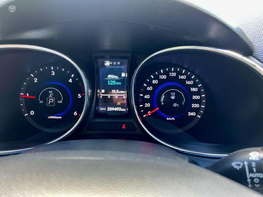 Melns Hyundai Santa Fe 2013 Biržai, ar dzinēja tilpumu 2.20 L un nobraukumu 259 tūkst. km par 8900 €, foto 10 vietnē AUTOMOTO.COM.LV