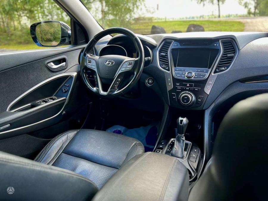 Melns Hyundai Santa Fe 2013 Biržai, ar dzinēja tilpumu 2.20 L un nobraukumu 259 tūkst. km par 8900 €, foto 26 vietnē AUTOMOTO.COM.LV