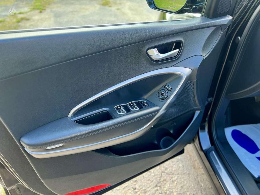 Melns Hyundai Santa Fe 2013 Biržai, ar dzinēja tilpumu 2.20 L un nobraukumu 259 tūkst. km par 8900 €, foto 29 vietnē AUTOMOTO.COM.LV