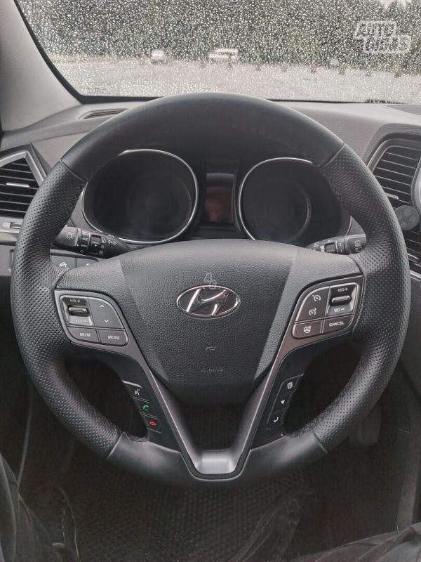 Hyundai Santa Fe 2013 Viļņa vietnē Melns Hyundai Santa Fe 2013 Viļņa, ar dzinēja tilpumu 2.20 L un nobraukumu 276 tūkst. km par 7750 €, foto 6 vietnē AUTOMOTO.COM.LV
