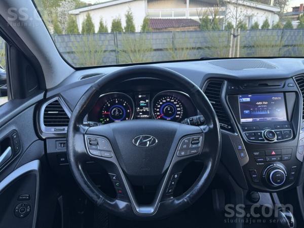 Melns Hyundai Santa Fe 2014 Rīga, ar dzinēja tilpumu 2.20 L un nobraukumu 214 tūkst. km par 11500 €, foto 8 vietnē AUTOMOTO.COM.LV