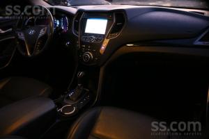 Melns Hyundai Santa Fe 2014 Rīga, ar dzinēja tilpumu 2.20 L un nobraukumu 250 tūkst. km par 12990 €, foto 11 vietnē AUTOMOTO.COM.LV