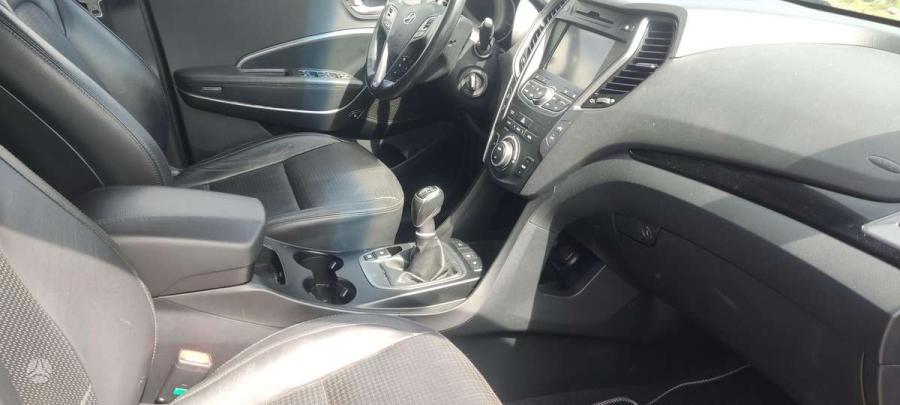 Melns Hyundai Santa Fe 2014 Kauņa, ar dzinēja tilpumu 2.20 L un nobraukumu 251 tūkst. km par 8600 €, foto 8 vietnē AUTOMOTO.COM.LV