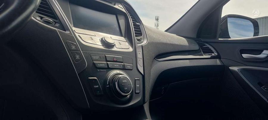 Melns Hyundai Santa Fe 2014 Kauņa, ar dzinēja tilpumu 2.20 L un nobraukumu 251 tūkst. km par 8600 €, foto 10 vietnē AUTOMOTO.COM.LV