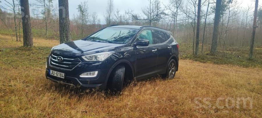 Black Hyundai Santa Fe 2014 in Rezekne, with an engine capacity of 2.20 L and mileage of 271 thousand km for 9300 €, photo 1 on AUTOMOTO.COM.LV