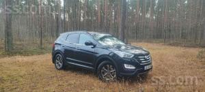 Black Hyundai Santa Fe 2014 in Rezekne, with an engine capacity of 2.20 L and mileage of 271 thousand km for 9300 €, photo 3 on AUTOMOTO.COM.LV