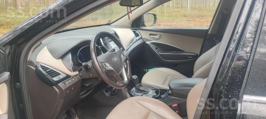 Black Hyundai Santa Fe 2014 in Rezekne, with an engine capacity of 2.20 L and mileage of 271 thousand km for 9300 €, photo 7 on AUTOMOTO.COM.LV