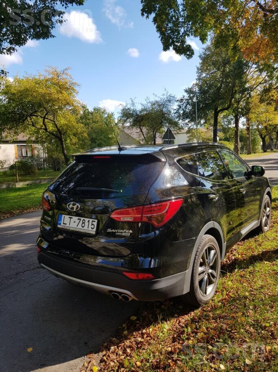 Melns Hyundai Santa Fe 2014 Rīga, ar dzinēja tilpumu 2.20 L un nobraukumu 189 tūkst. km par 8800 €, foto 3 vietnē AUTOMOTO.COM.LV