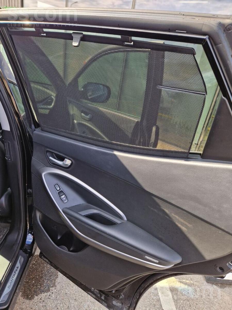Melns Hyundai Santa Fe 2014 Rīga, ar dzinēja tilpumu 2.20 L un nobraukumu 189 tūkst. km par 8800 €, foto 6 vietnē AUTOMOTO.COM.LV