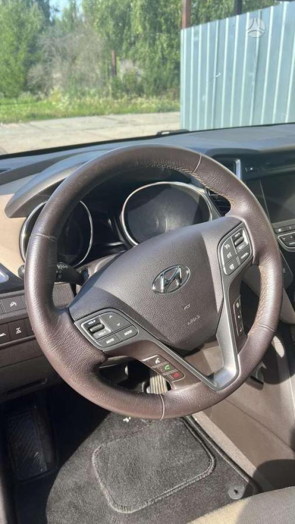 Melns Hyundai Santa Fe 2014 Panevēža, ar dzinēja tilpumu 2.20 L un nobraukumu 303 tūkst. km par 6499 €, foto 6 vietnē AUTOMOTO.COM.LV