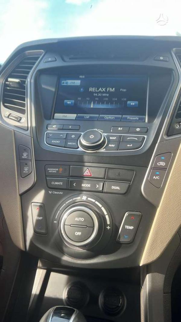 Melns Hyundai Santa Fe 2014 Panevēža, ar dzinēja tilpumu 2.20 L un nobraukumu 303 tūkst. km par 6499 €, foto 8 vietnē AUTOMOTO.COM.LV