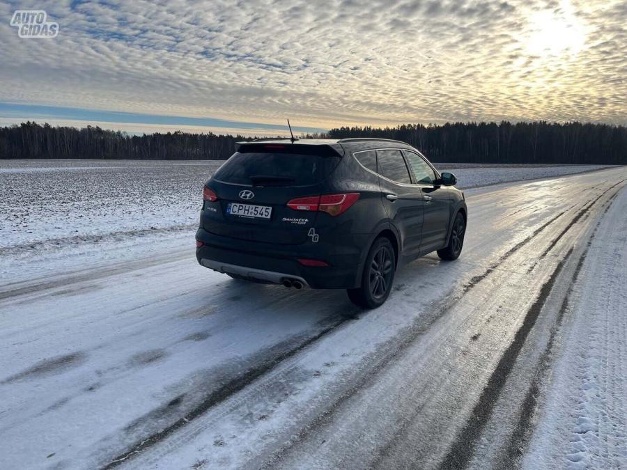Melns Hyundai Santa Fe 2015 Klaipėda, ar dzinēja tilpumu 2.20 L un nobraukumu 280 tūkst. km par 11000 €, foto 4 vietnē AUTOMOTO.COM.LV